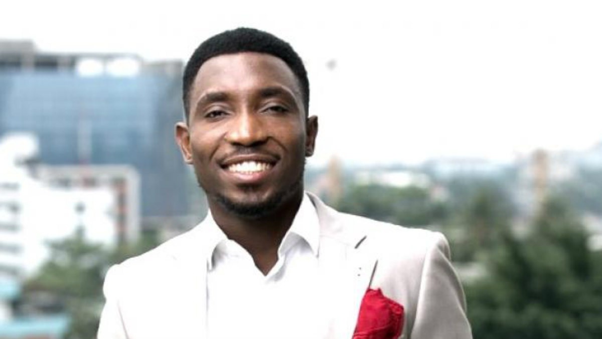 Timi Dakolo's son cries as dad pays surprise visit to family in UK - QED.NG