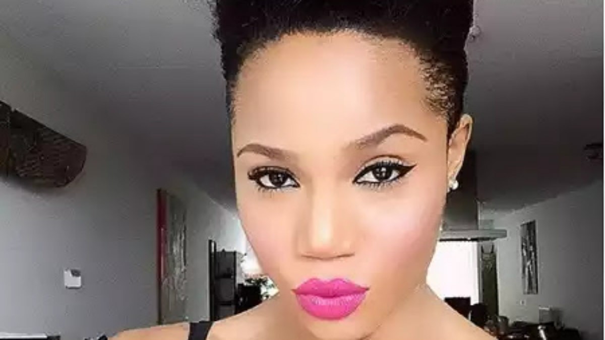 Don't look at my revealing pictures - Maheeda - QED.NG