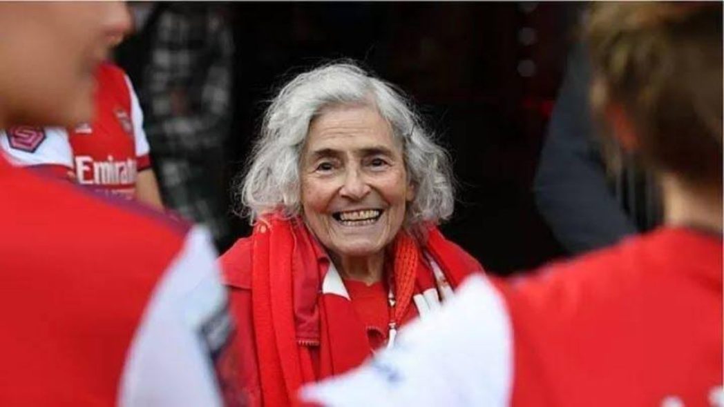 RIP Maria: Arsenal fans mourn as Gunners superfan Maria Petri dies - QED.NG